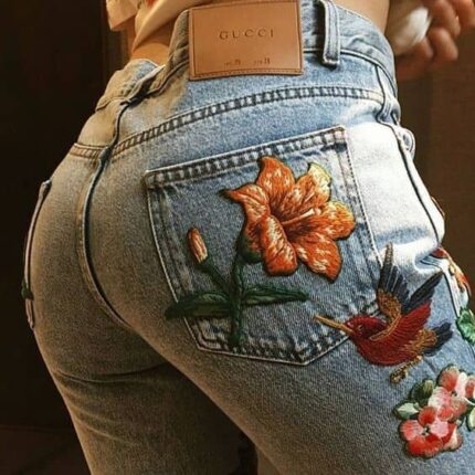 25 Wonderful Embroidered Jeans Outfits - The Cuddl