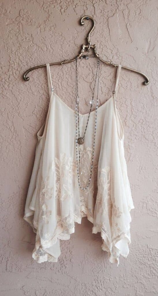 25 Gorgeous Dresses With Lace - The Cuddl