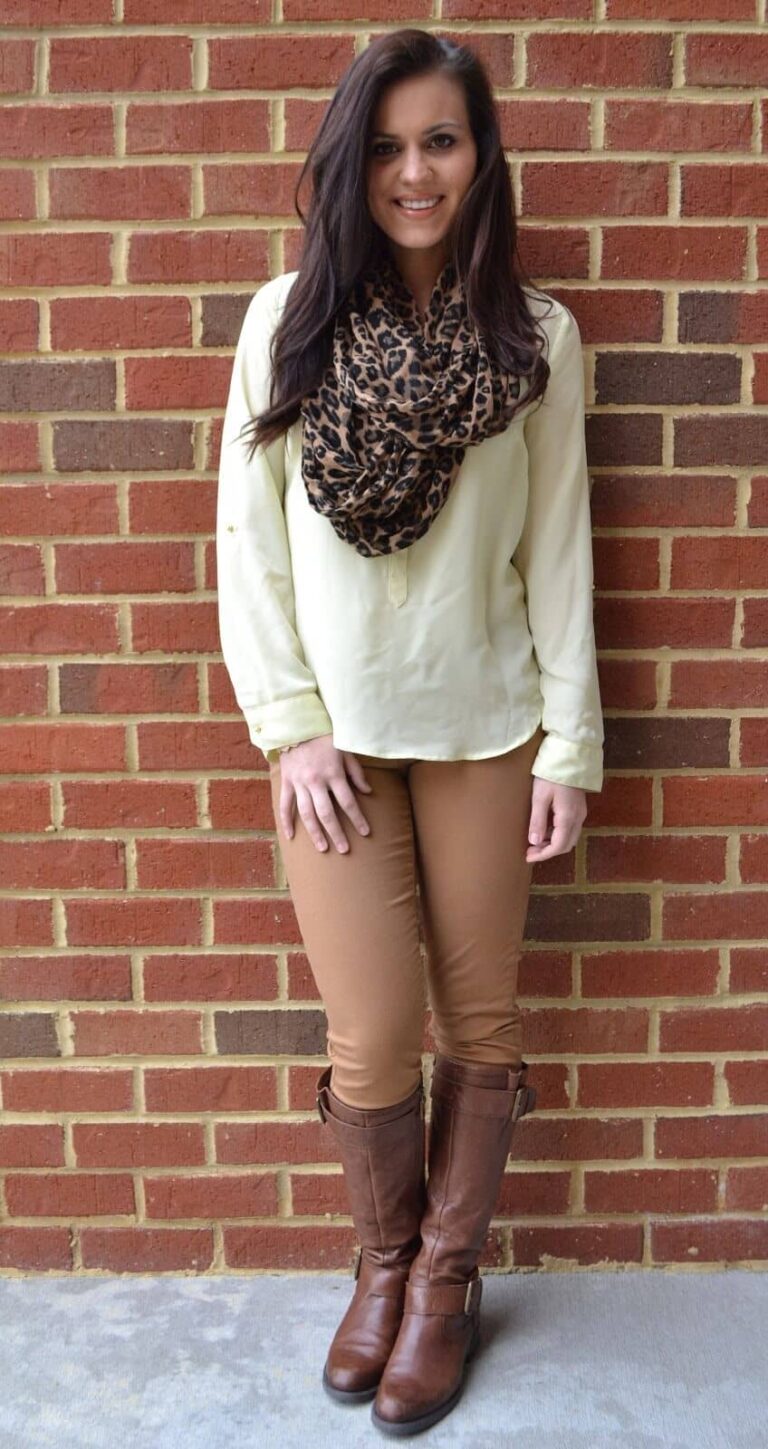 27 Trendy Fall Outfits With Scarves - The Cuddl