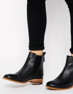 25 Ankle Boots Outfits That Are a Must This Fall Season