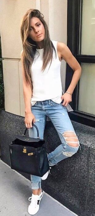 25 Ripped Jeans Outfits That Prove Denim Is Here to Stay - The Cuddl