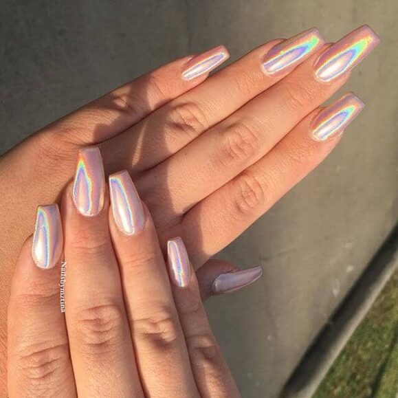 Stunning Holographic Nail Ideas for Eye-Catching Manicures