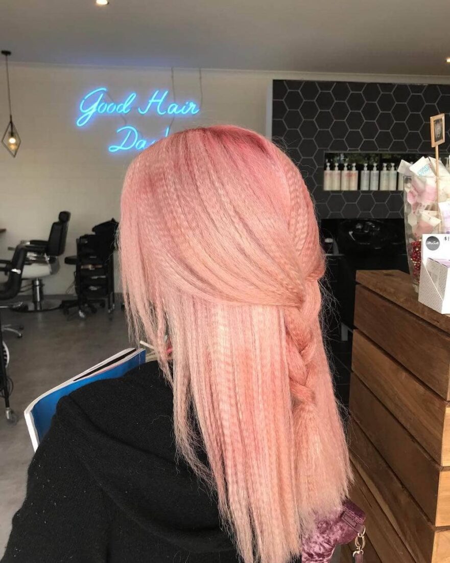 Crimped Hair: How to Create Stylish Waves at Home