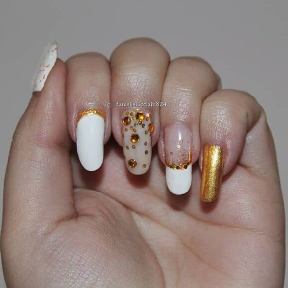 Stunning White and Gold Nails: Elegant Designs & Ideas